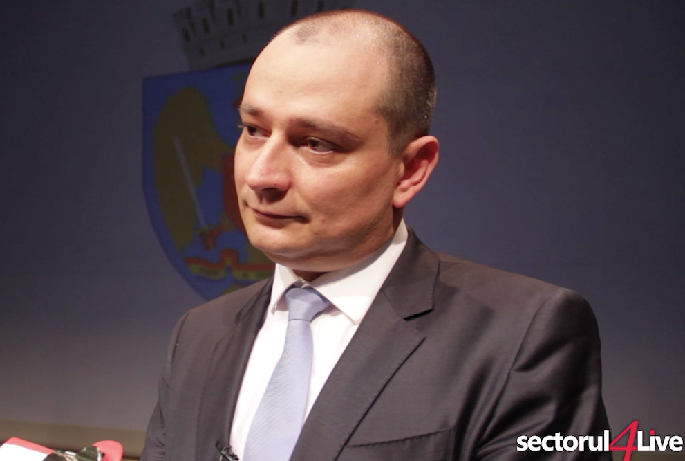 Primarul Sectorului 4 explica de ce s-au redus bursele pentru elevi in ...